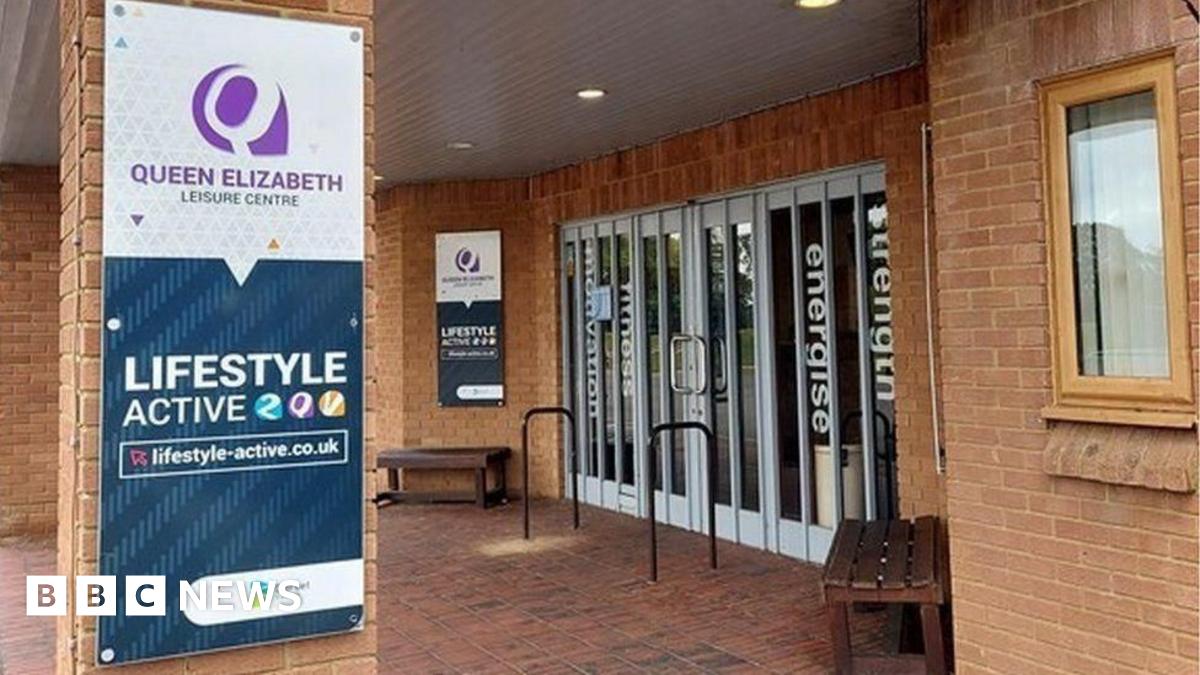 QE Leisure Centre: Council leader urges school to reopen pool - BBC News