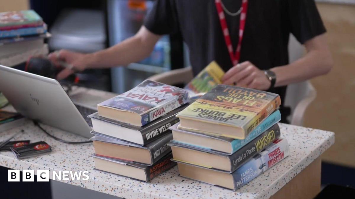 Cornwall Council says local libraries are 'bucking UK trend' - BBC News