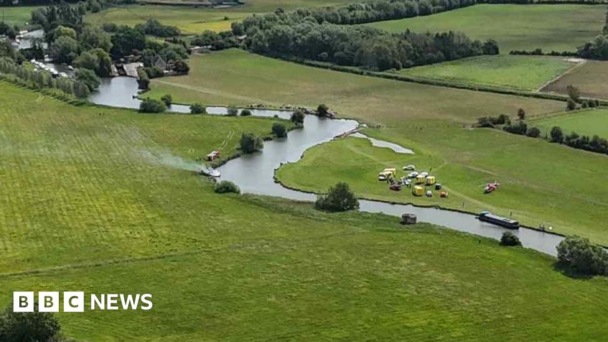 Lechlade boat fire: Toddler suffers serious burns in boat explosion ...