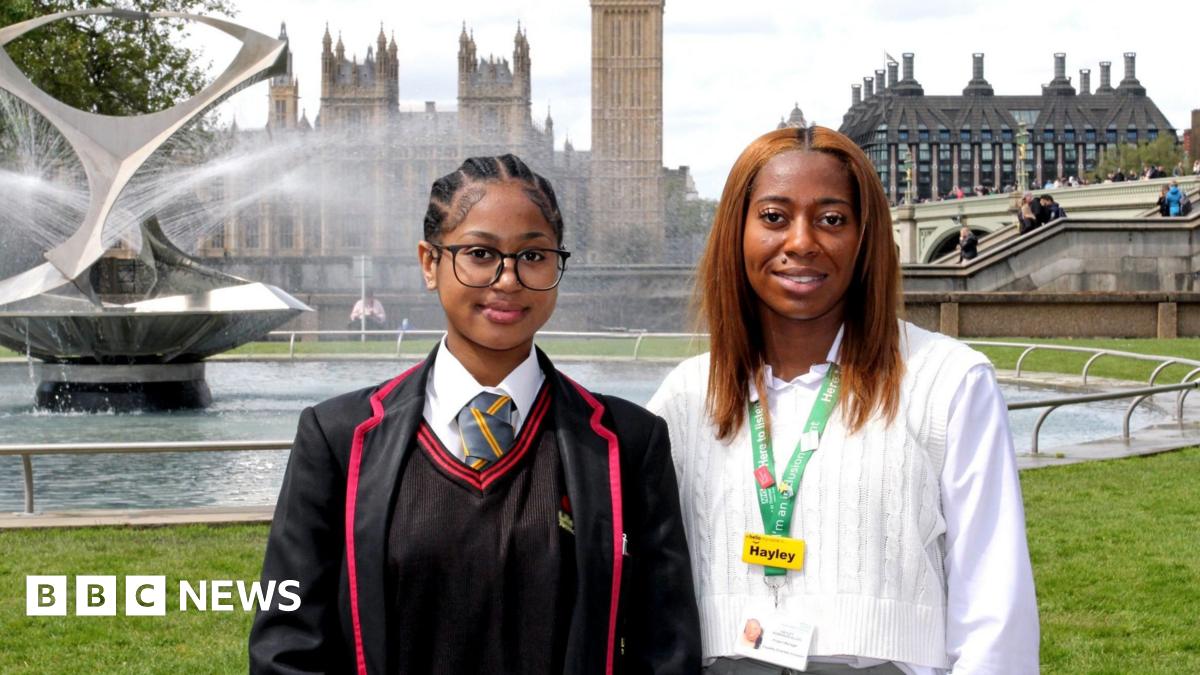 London NHS scheme with schools improving grades - hospital - BBC News