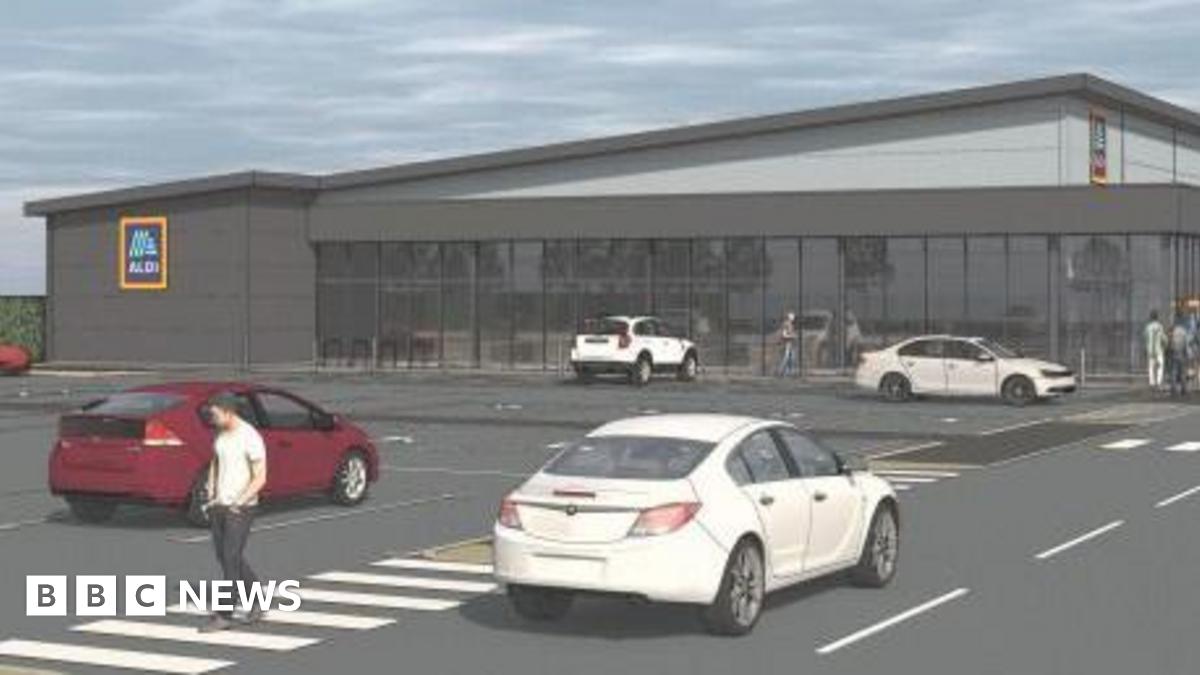 New Aldi approved in Market Rasen, despite concerns - BBC News