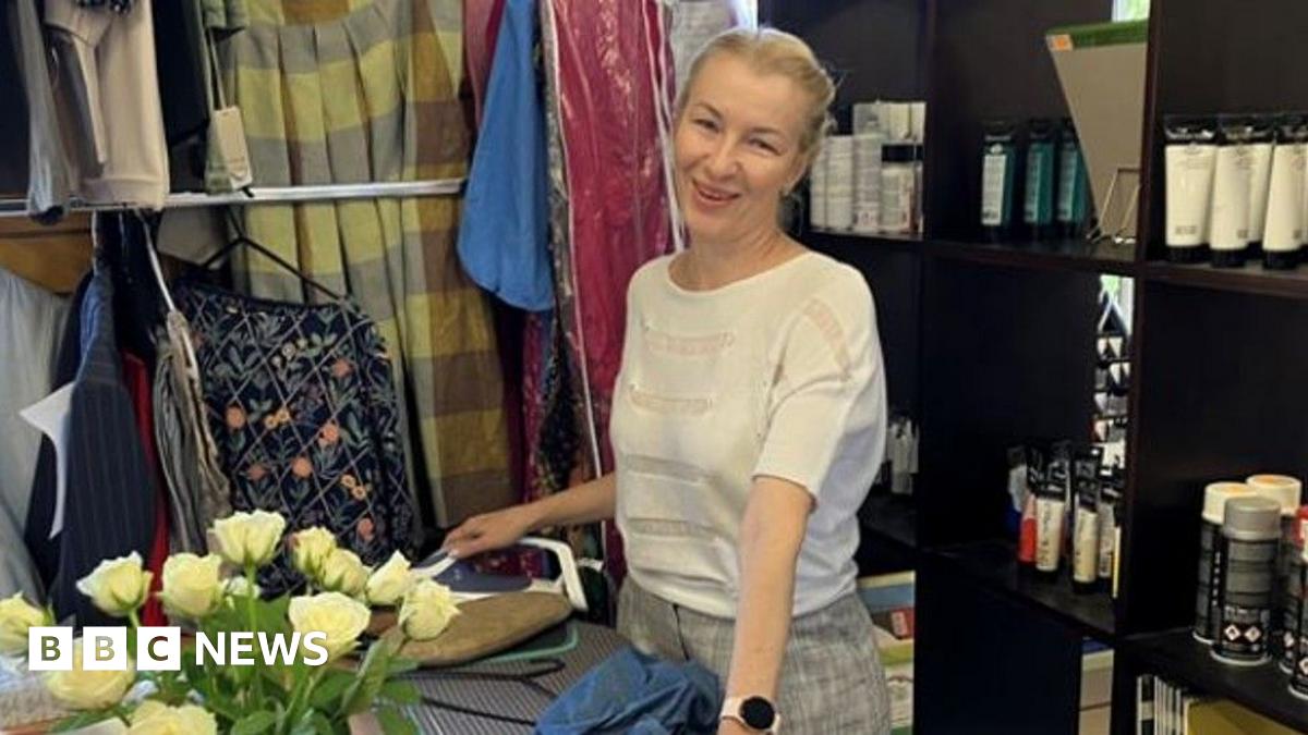 Ukrainian seamstress goes from shelling to sewing in Portishead - BBC News