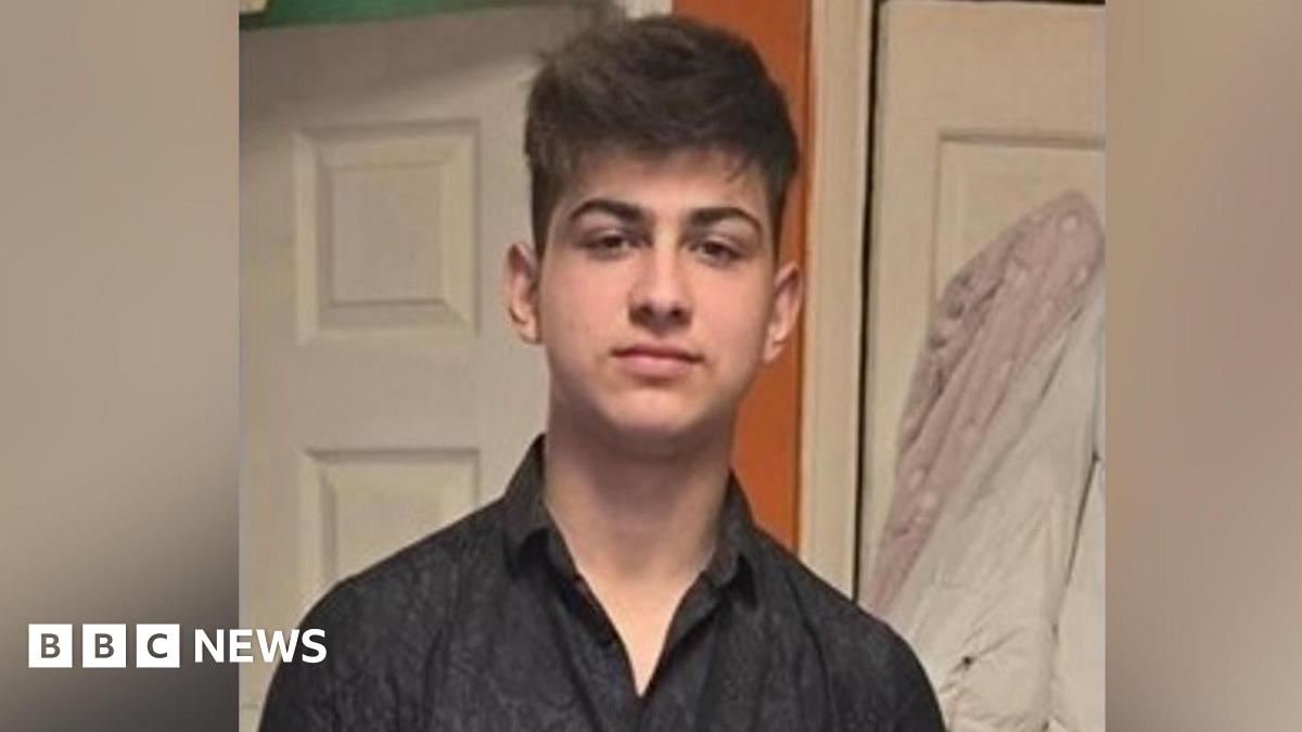 Darius Popan: Inquest opens into death of Doncaster teenager - BBC News