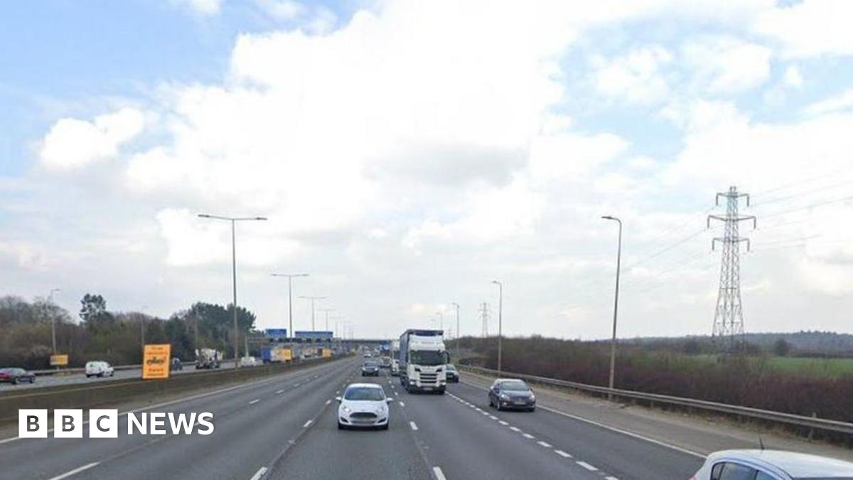 M1 crash near Luton leaves car driver in critical condition - BBC News