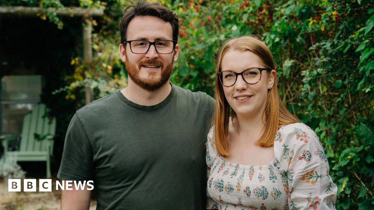 Devon couple teach three-year-old daughter emergency CPR - BBC News
