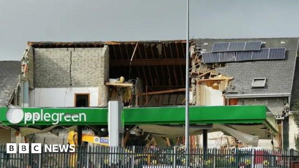 Creeslough explosion: Donegal Council backs public inquiry call - BBC News