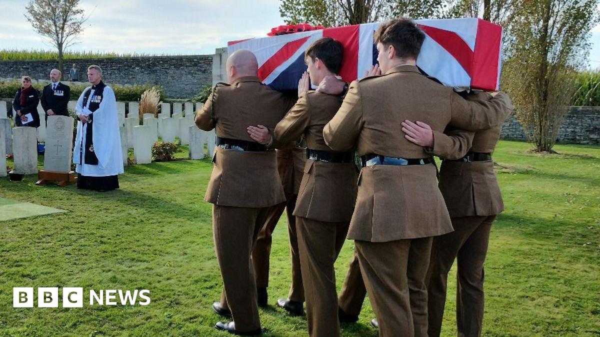 Brighton World War One soldier buried in Passendale in Belgium - BBC News