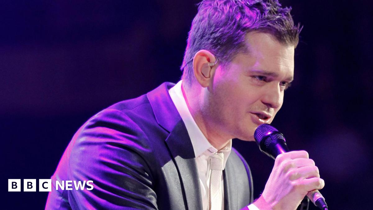 Singer Bublé to play Sandringham in Norfolk in only UK date - BBC News