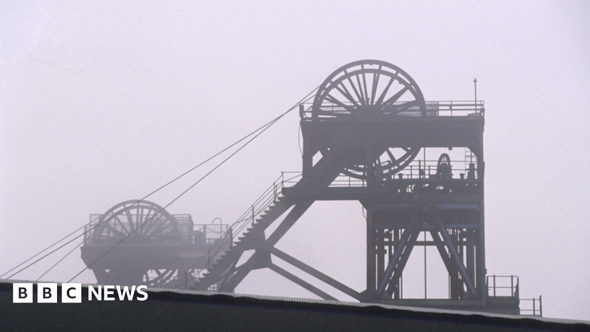 Whitehaven coal mine future unclear despite clean energy vow - BBC News