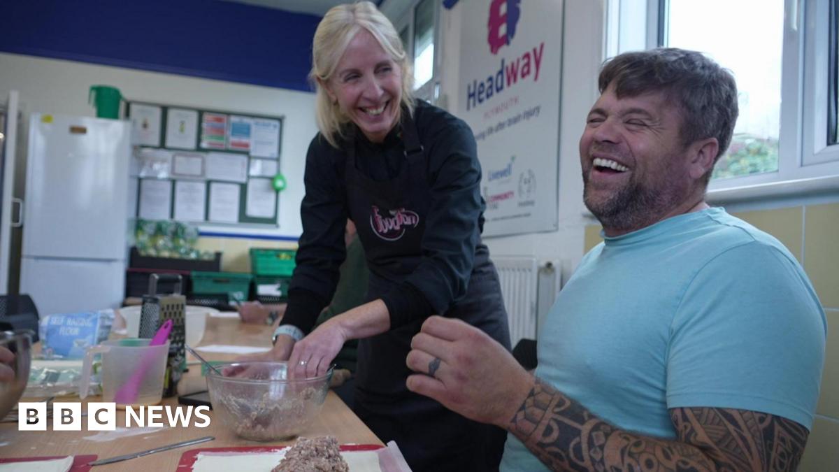 Devon charity Headway uses cooking to aid brain injury recovery - BBC News
