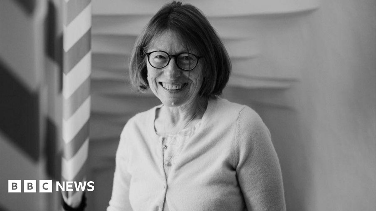 Cardiff: Tributes paid after death of Lord Mayor - BBC News