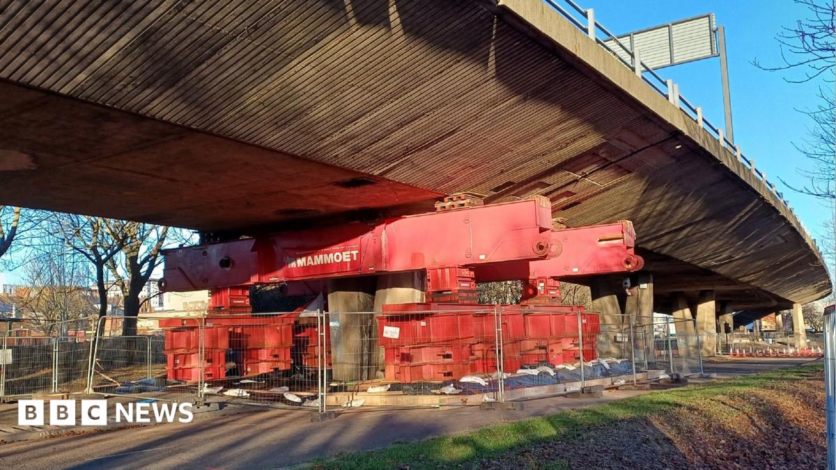 Gateshead flyover demolition 'could take a year' - BBC News