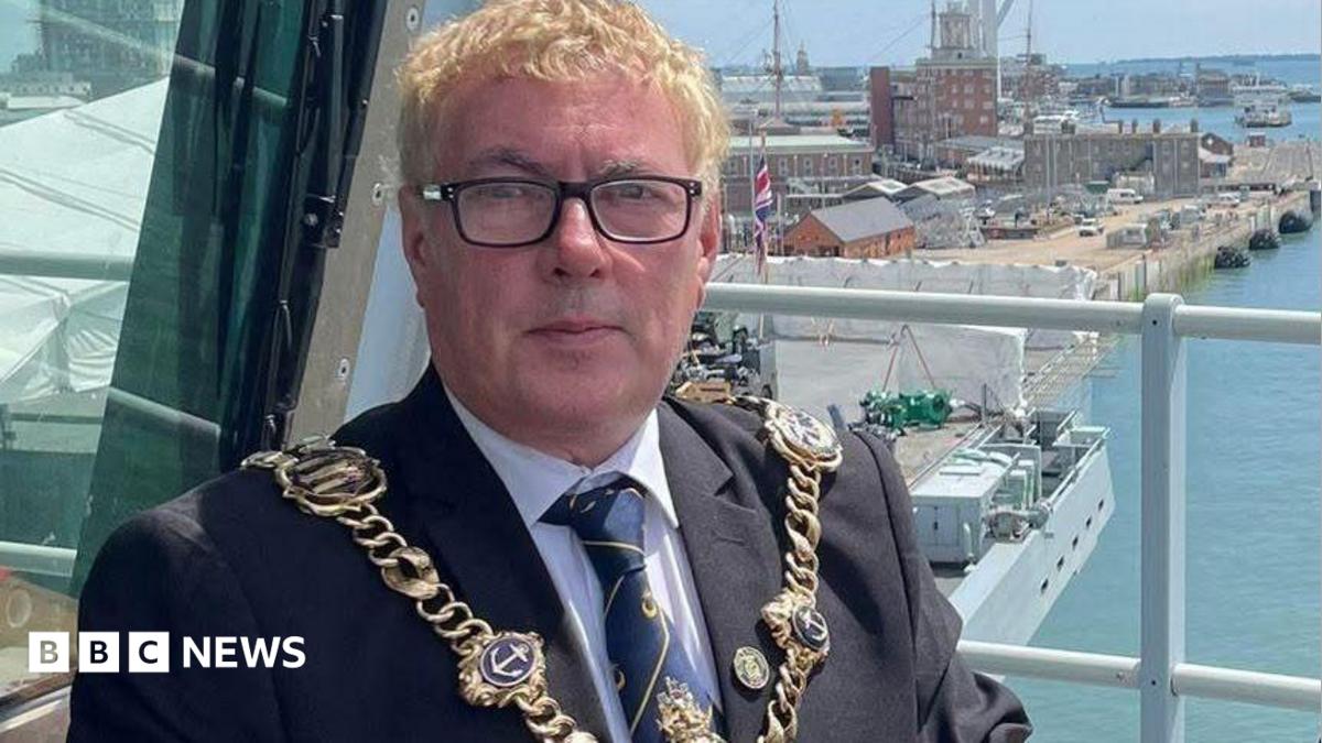 Portsmouth Lib Dem Jason Fazackarley defects to Reform UK - BBC News