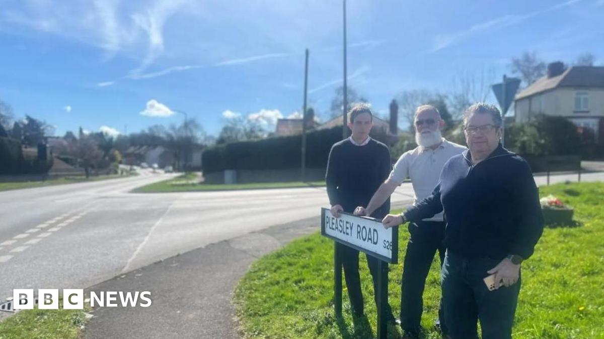 MP's 'small step forward' on Rotherham crash-prone junction - BBC News