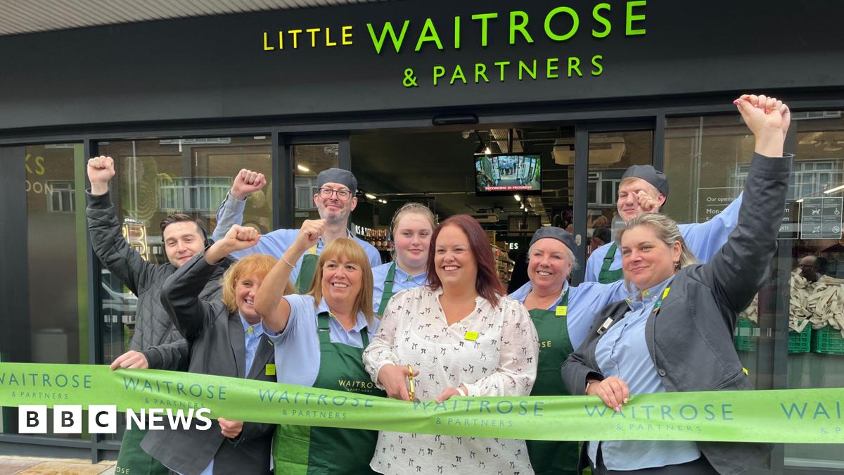 Waitrose store opens in Southwick - BBC News