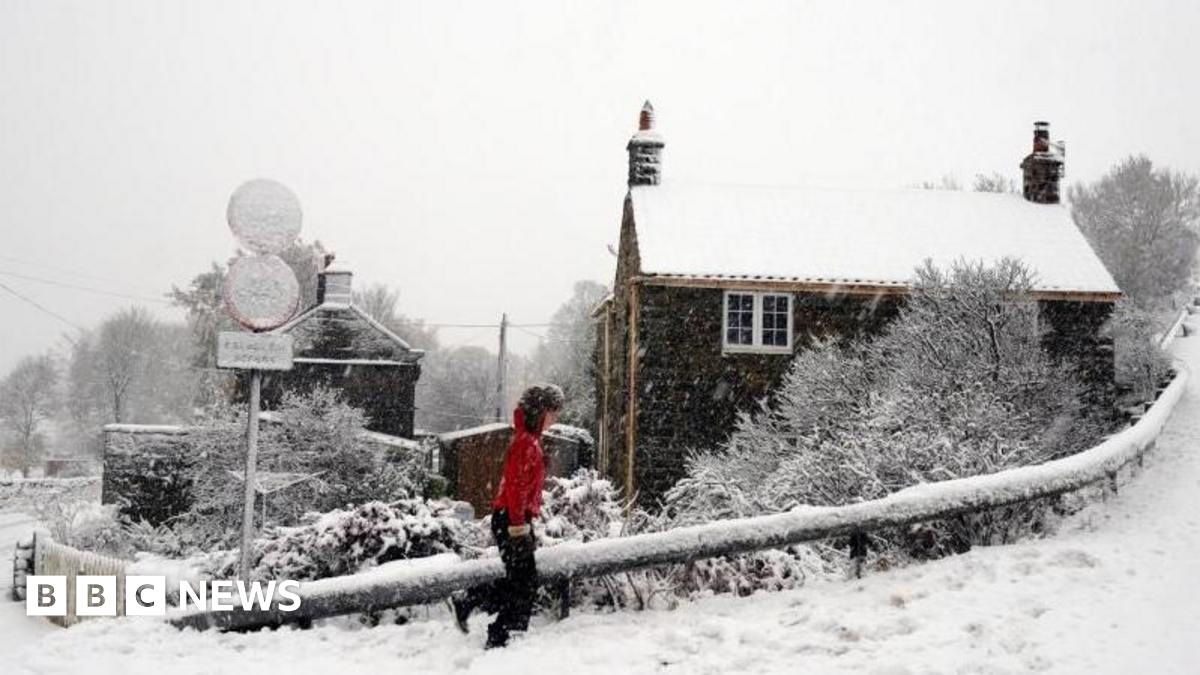 Cold weather causes school closures and power cuts with 'thundersnow ...