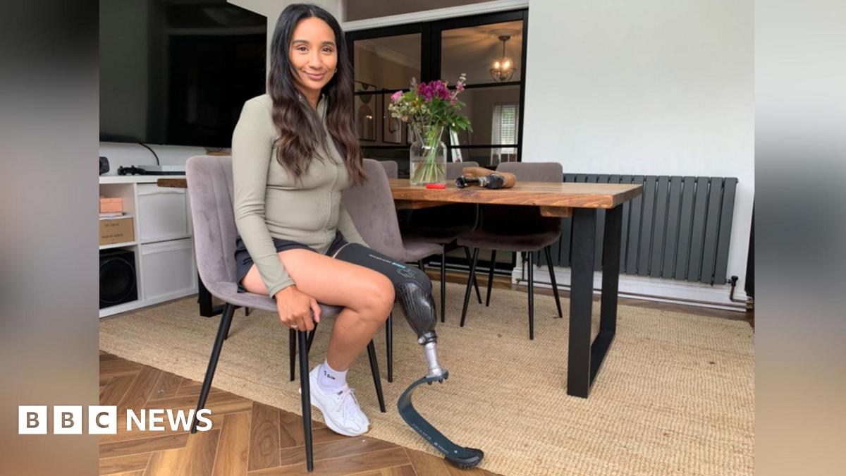 New York taxi crash amputee becomes 'hooked' on running - BBC News