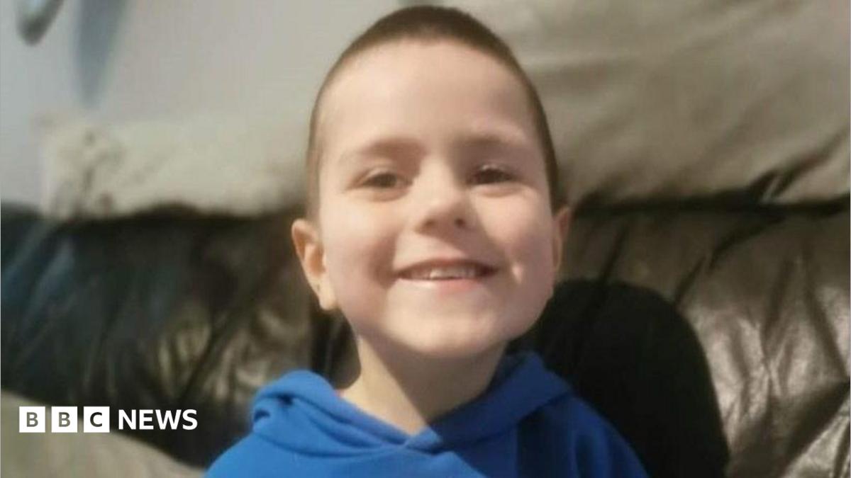 Wasteland search for child missing presumed dead - BBC News