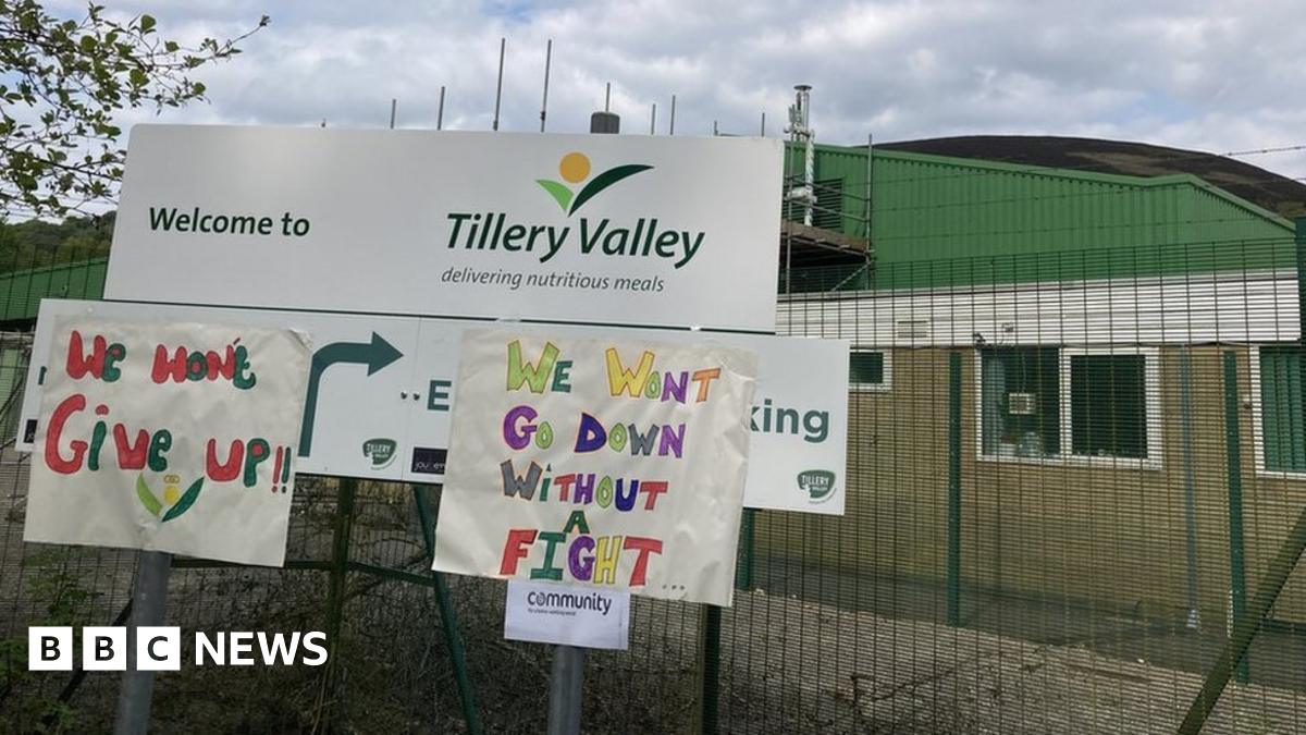 Abertillery: Hundreds of jobs lost as firm enters administration - BBC News