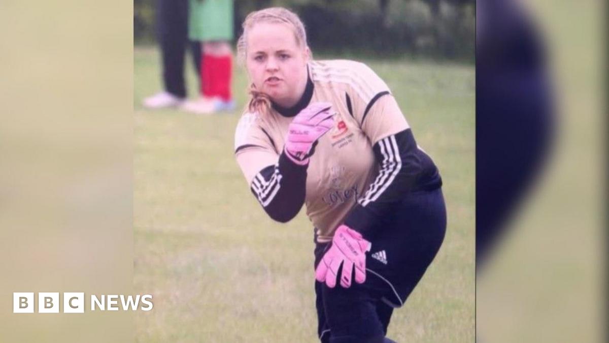 Charity match in memory of 'inspiring' young Swindon Town goalie - BBC News