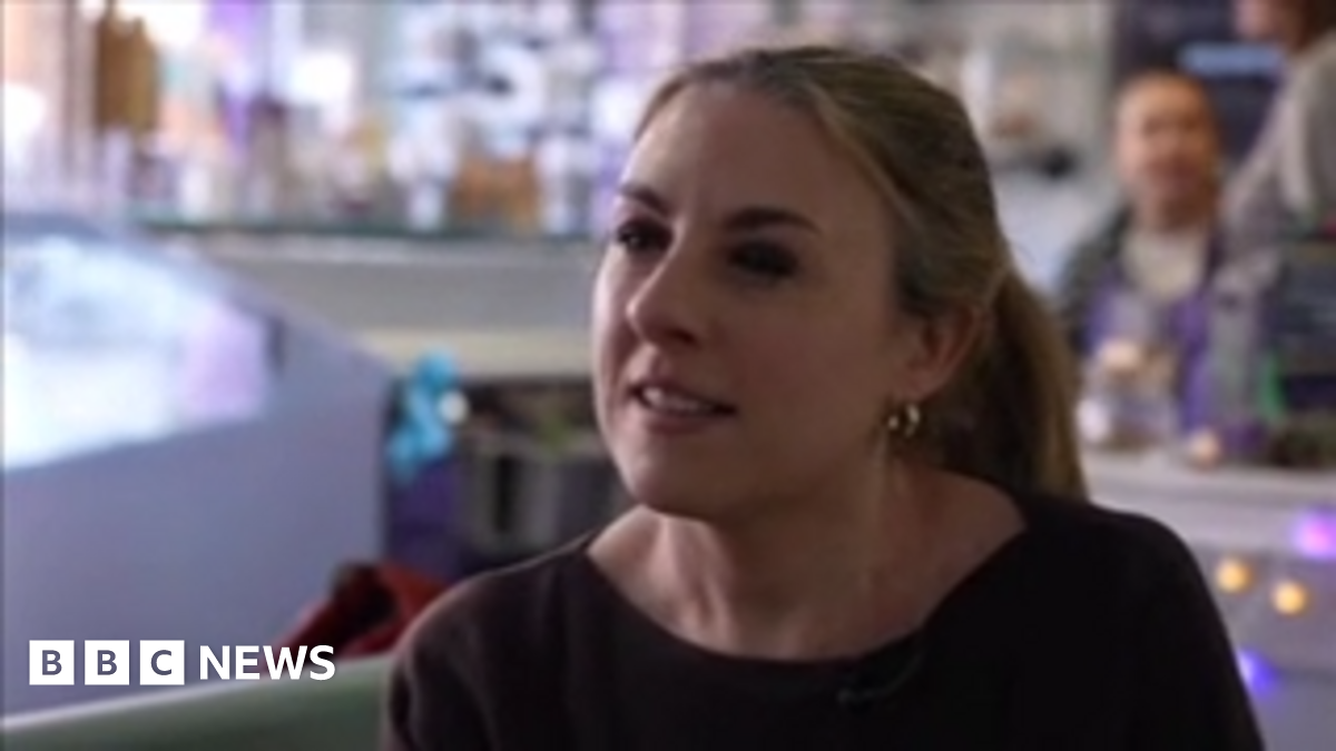 'Chatty Cafes help tackle the loneliness epidemic', says founder - BBC News