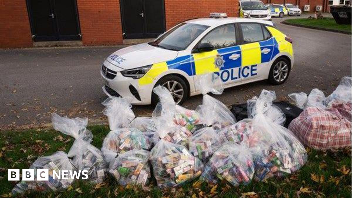 Thousands of illegal vapes and cigarettes seized in Gainsborough - BBC News