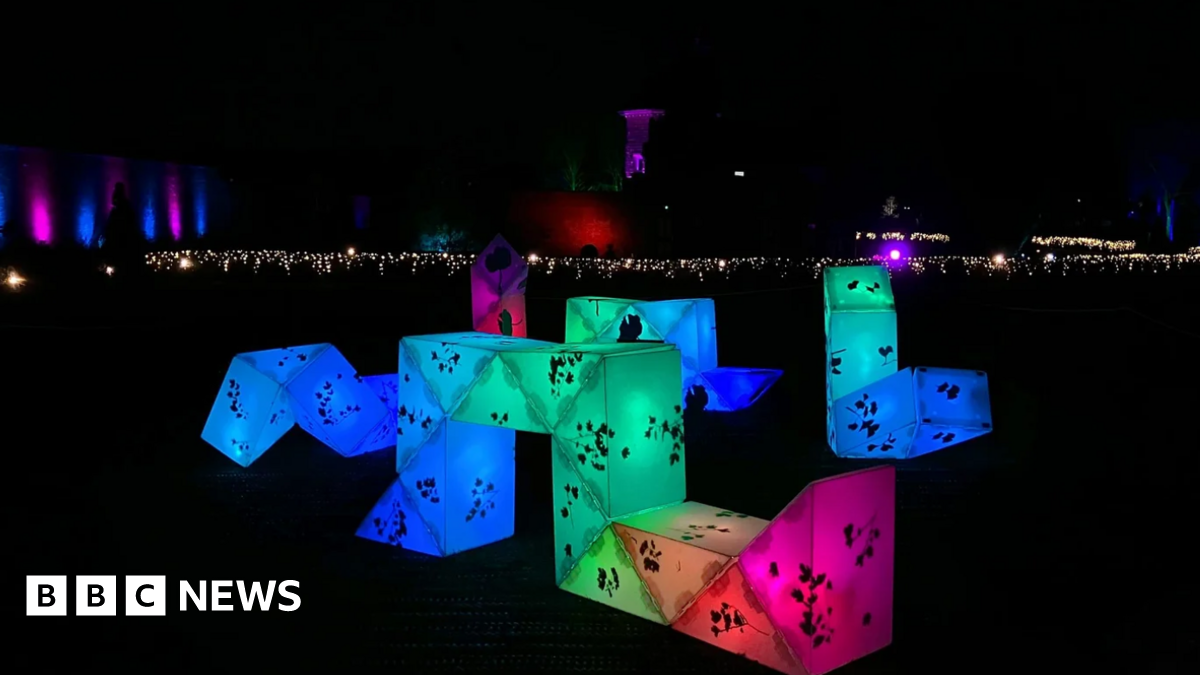 Bright Nights light festival returns to Gloucester - BBC News