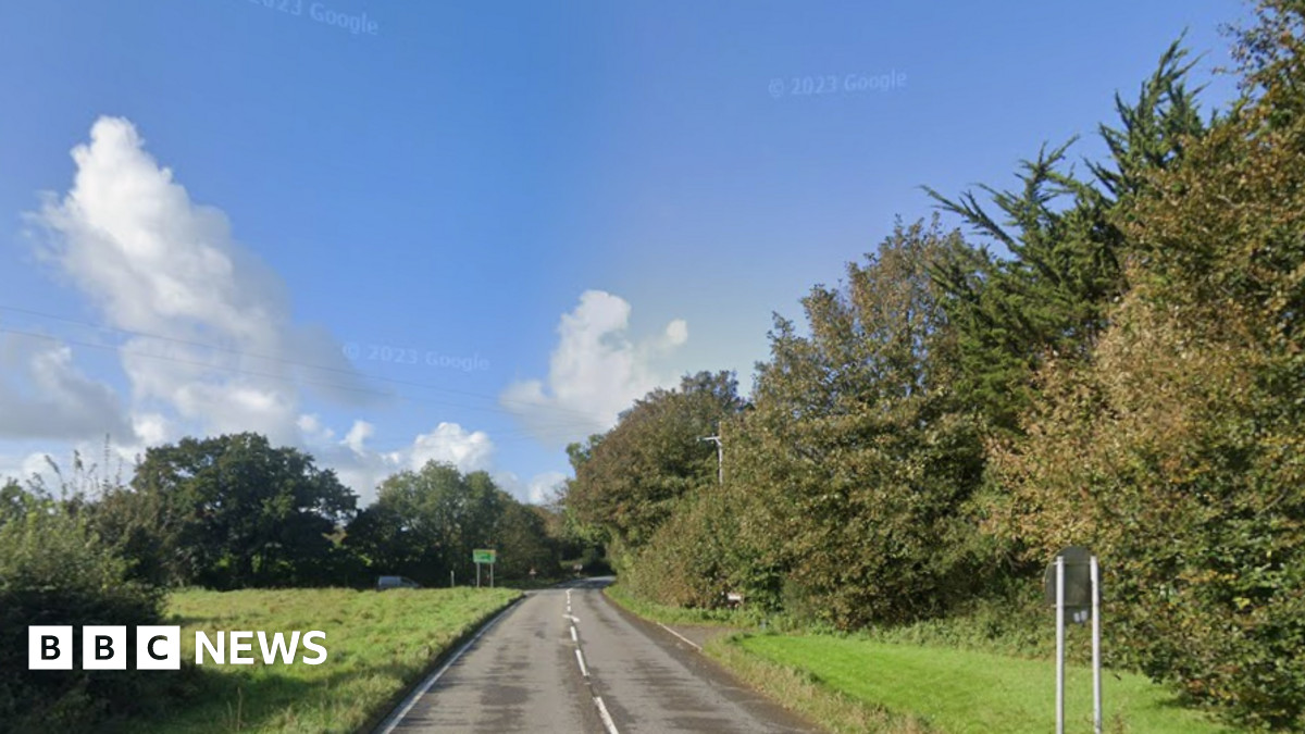 Cornwall road cleared after three-vehicle crash, police say - BBC News
