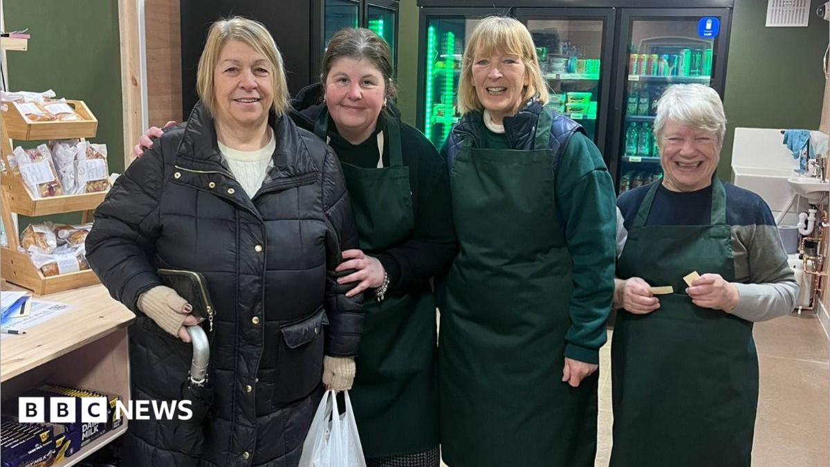 A village shop opens near Ipswich thanks to community volunteers - BBC News