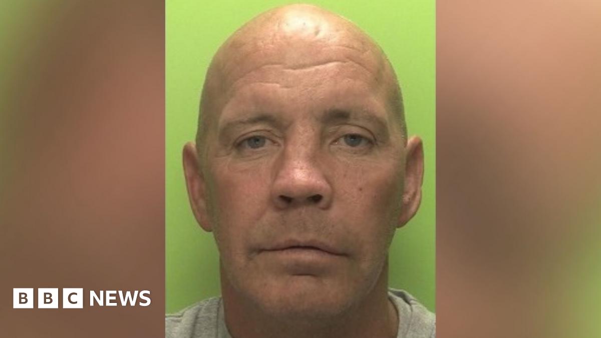 Lost man challenged Nottingham police officer to a fight - BBC News