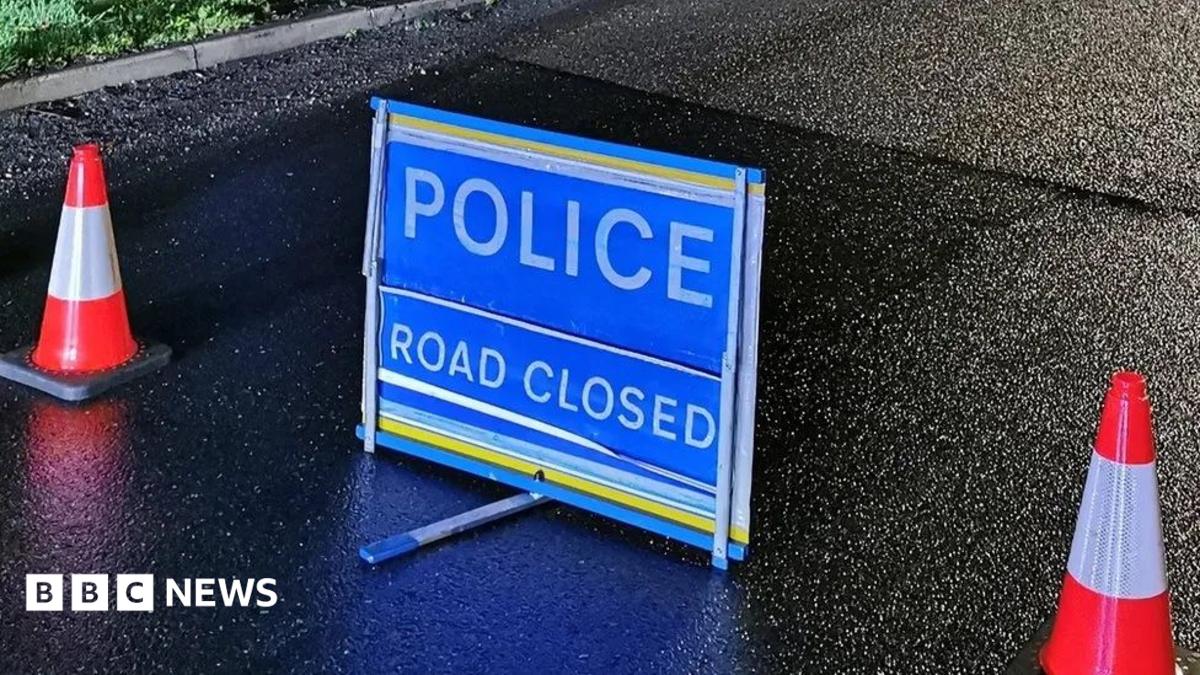 Road shut over 'suspicious' substance in Rugby - BBC News