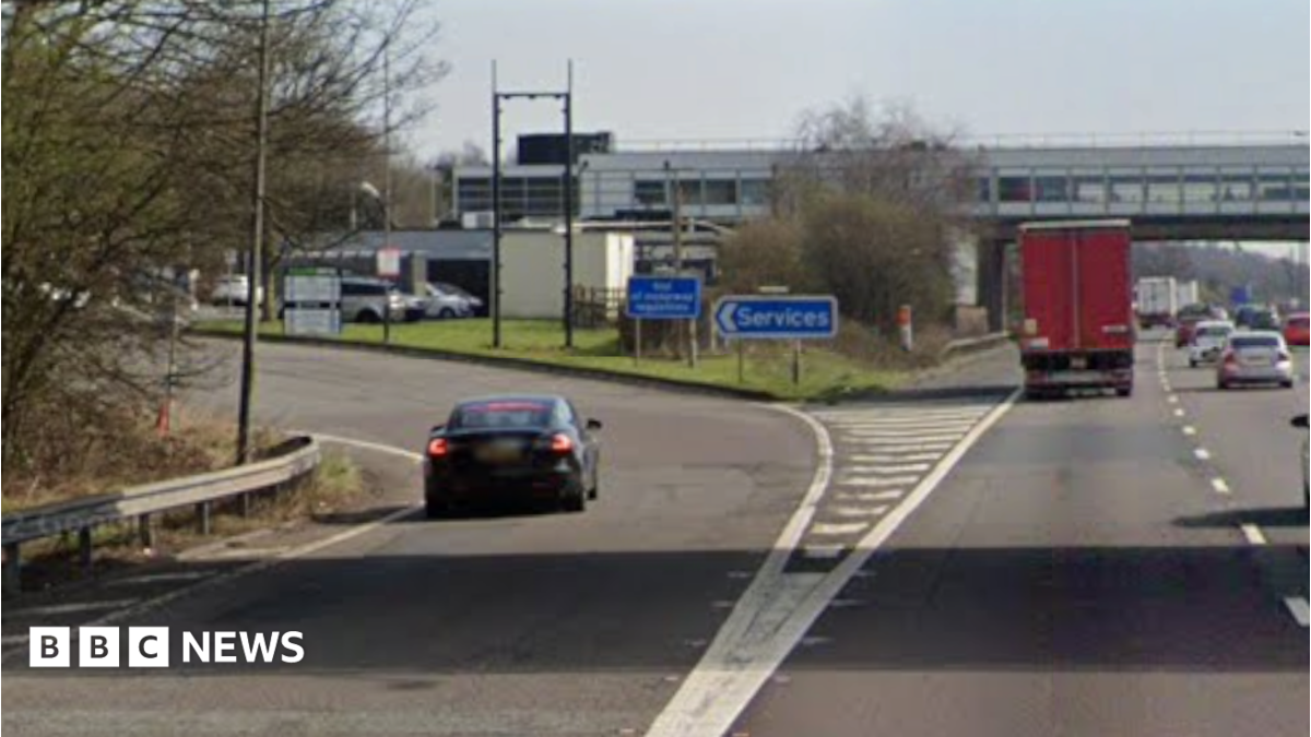 Stockport man charged over £1.1m cocaine seizure on M6 at Keele - BBC News