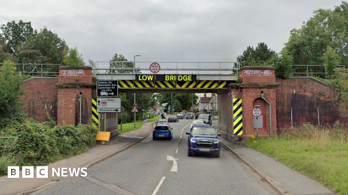 Blaby bridge: Warning road closure may cause delays - BBC News
