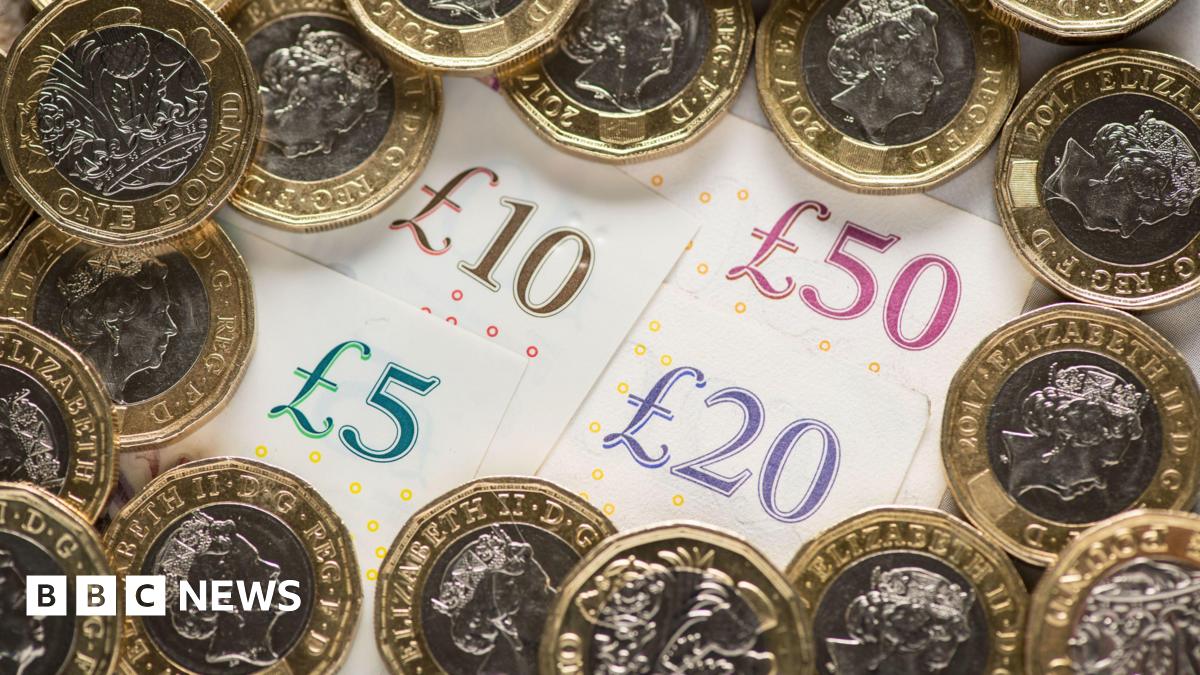 Low-income households in Cornwall to receive cash support - BBC News