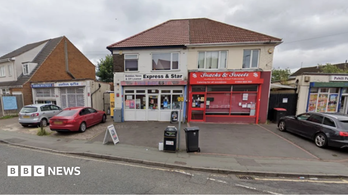 Wolverhampton shop stripped of licence over illegal cigarettes - BBC News
