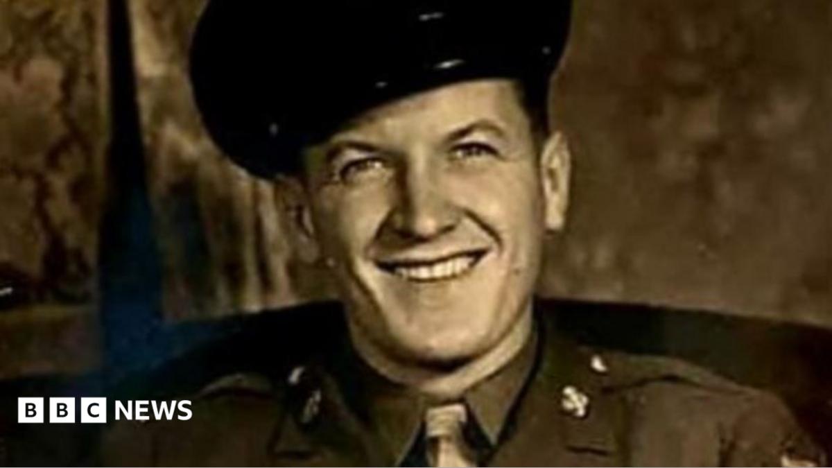 Family's journey to honour WW2 airman at crash site - BBC News