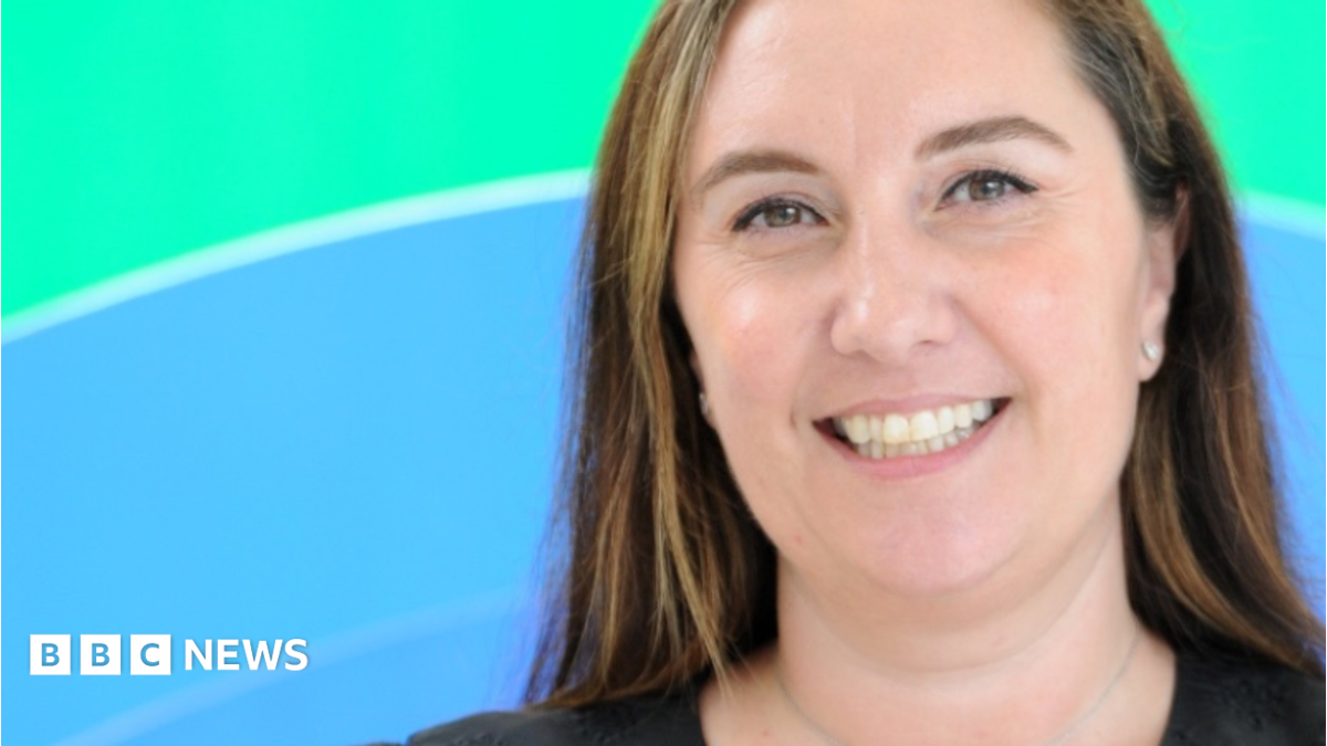 Young staff have 'different outlook' - Peterborough NHS boss - BBC News