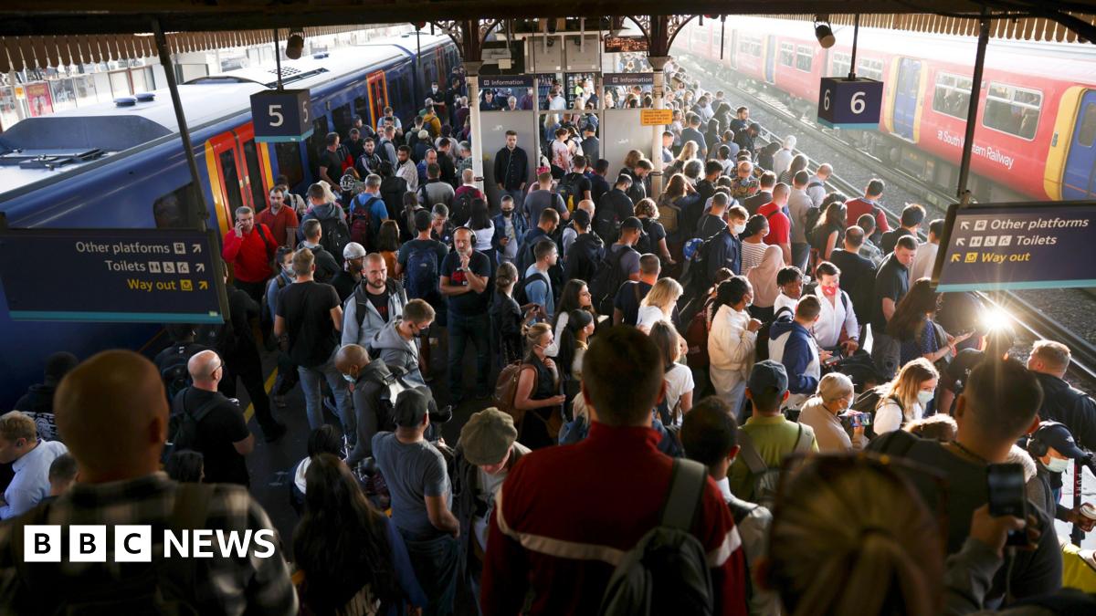 Clapham Junction: No constraints on extending Northern line ...