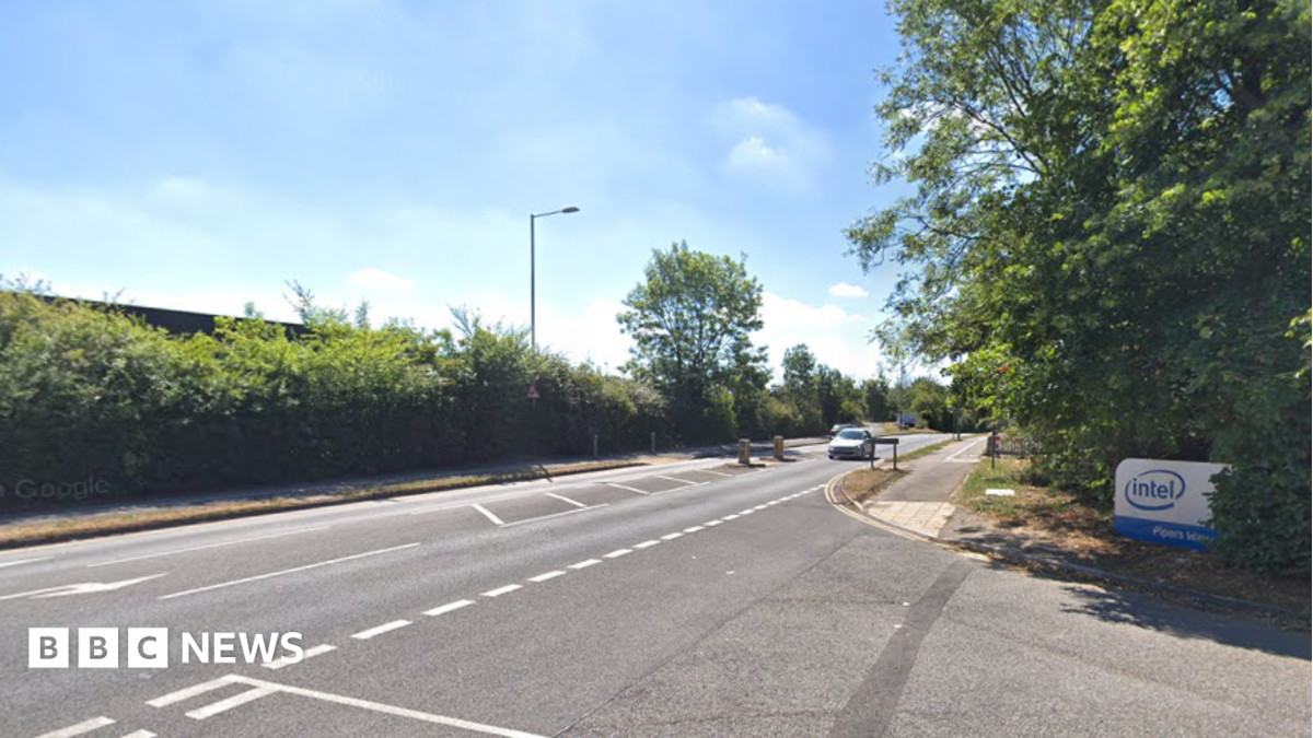 Boy, 16, arrested after Swindon glass bottle attack - BBC News