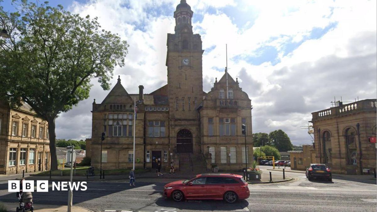 Cleckheaton Town Hall closure a 'huge blow' to community, council told ...