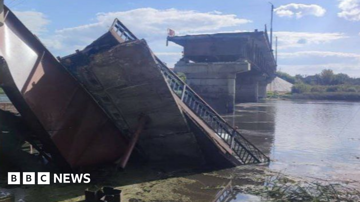 Ukraine incursion destroys key Russian bridge in Kursk region - BBC News