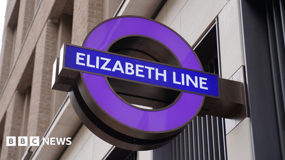 Elizabeth line: Operator MTR loses bid to renew its contract - BBC News