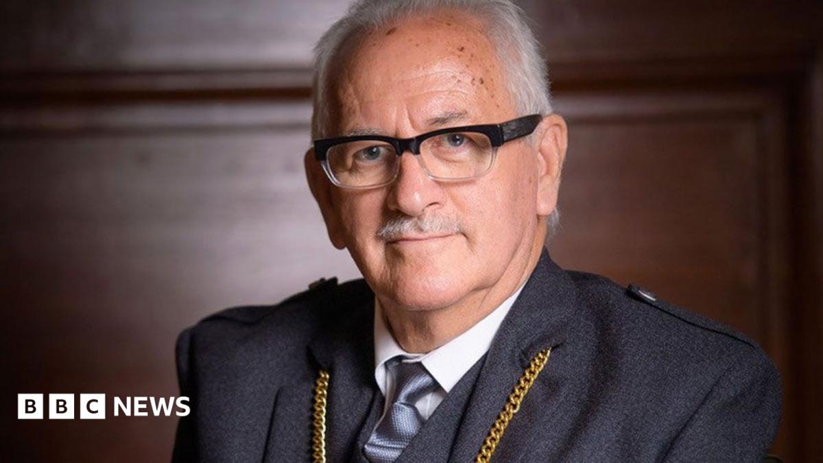 Honorary Alderman title for 'dedicated' councillor - BBC News