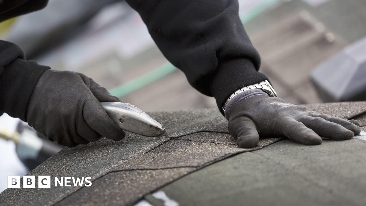 Cornwall Trading Standards warn of rogue roofers - BBC News