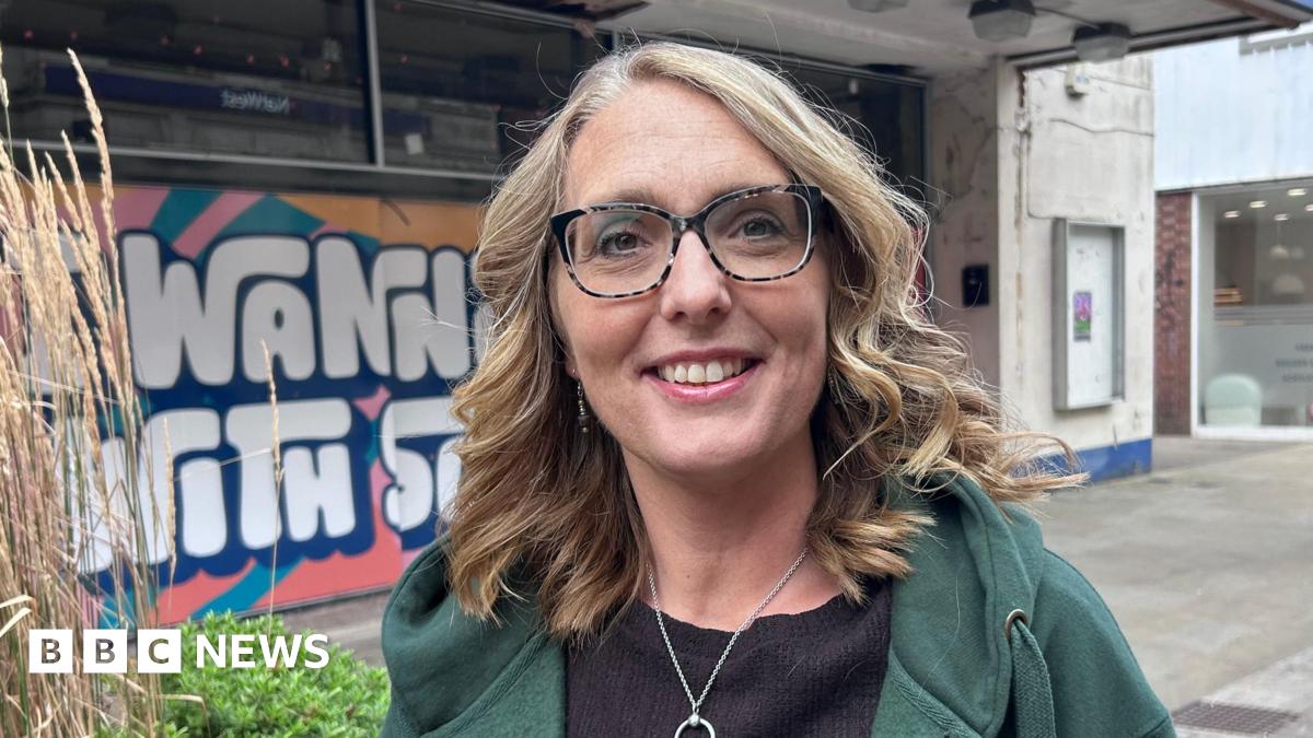 Kettering traders hope for better times after town's hardships - BBC News