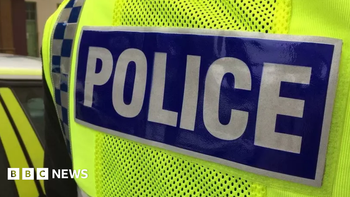 Basildon teen injured after substance thrown in his face by gang - BBC News