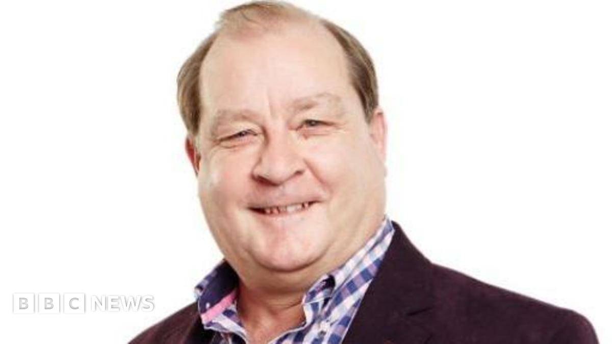 Andy Ball: Tributes pour in for BBC Radio Merseyside presenter - BBC News