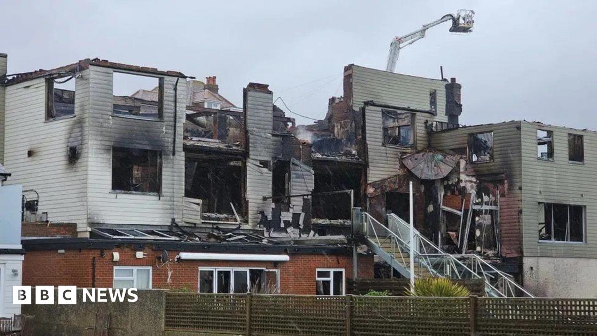 Fareham: Fire-destroyed Osborne View pub set for £6.5m rebuild - BBC News