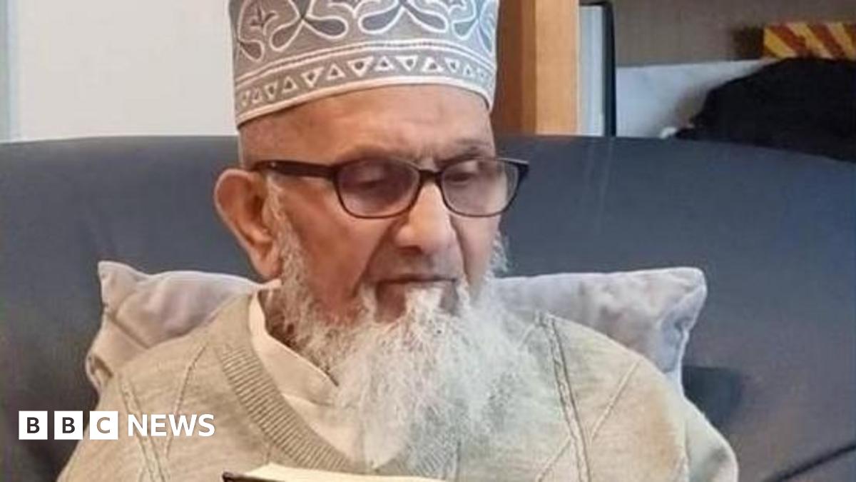 Imam who helped create Derby's first mosque dies - BBC News