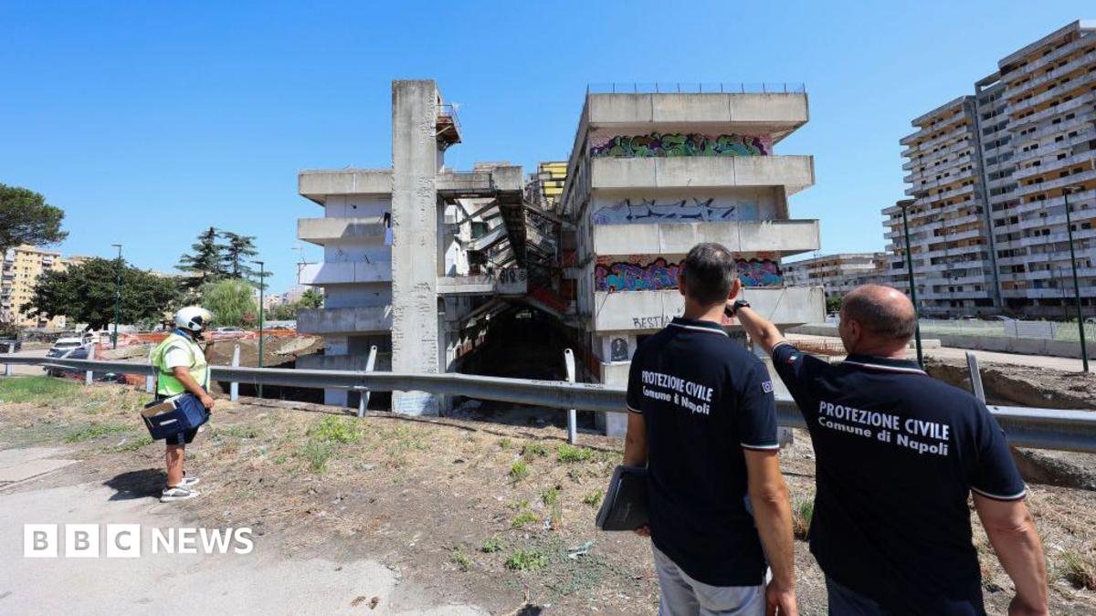 Naples walkway collapse kills two on infamous Italian estate - BBC News